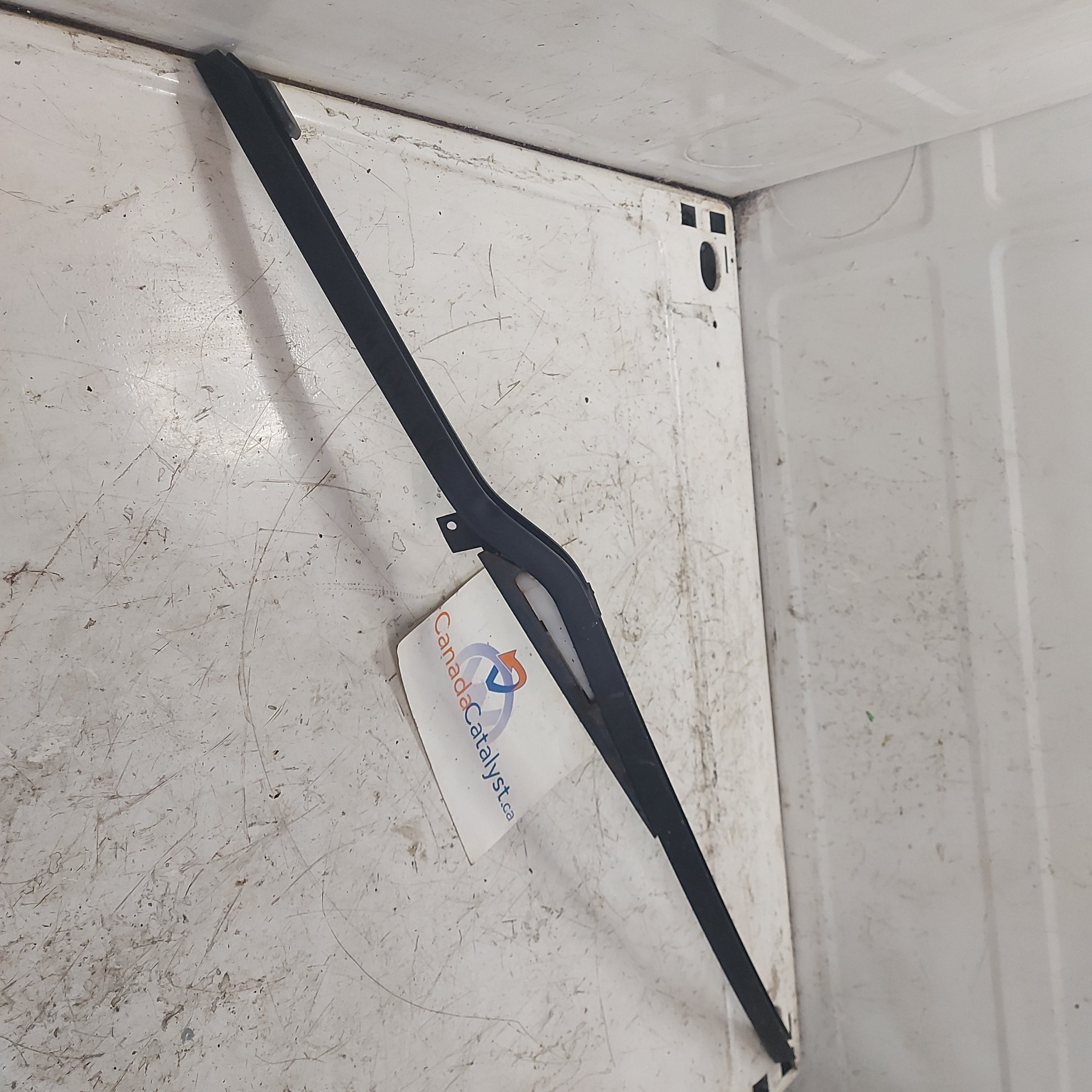 Mk4 golf rear pass door window guide – V DUB HUB