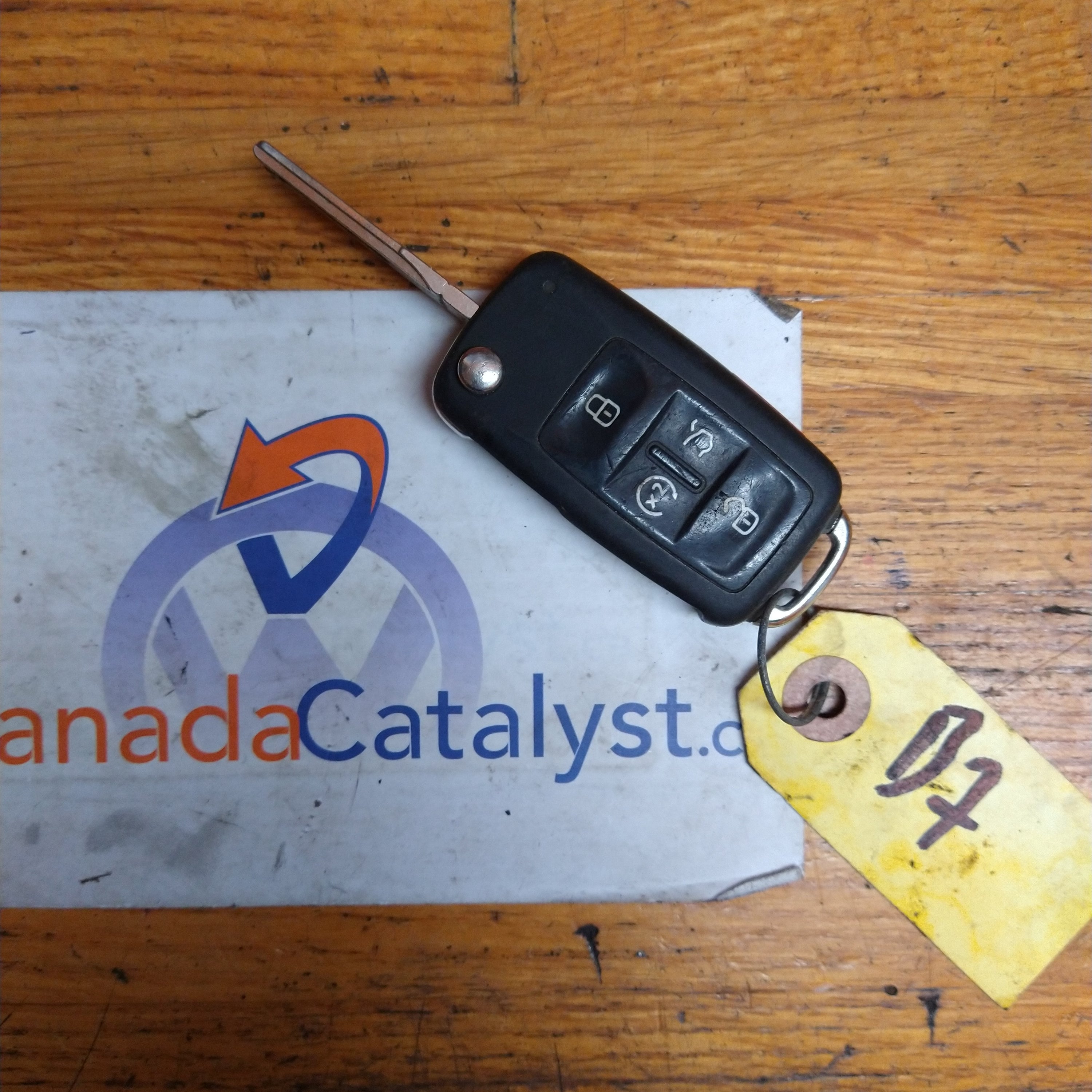 B7 KEY FOB/REMOTE – V DUB HUB