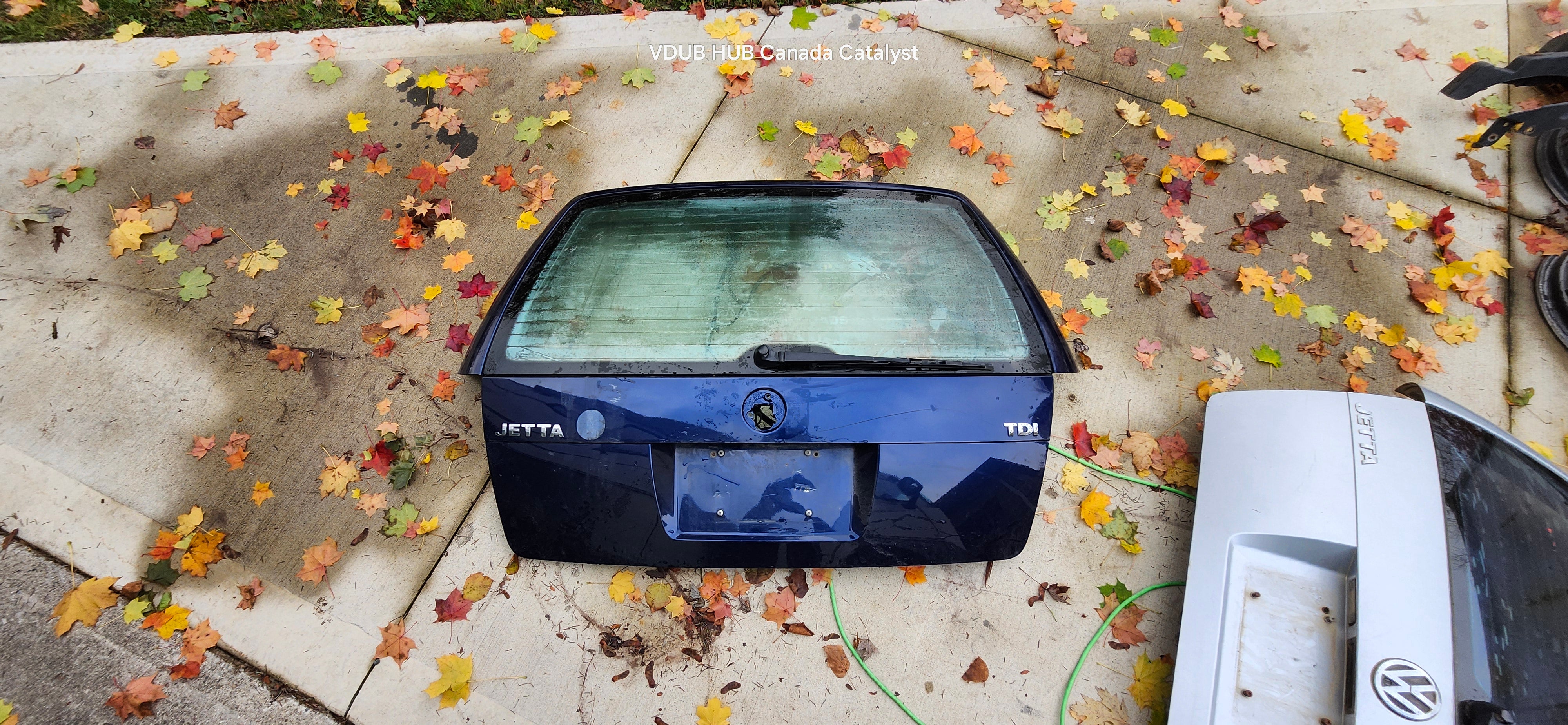 MK4 Jetta Wagon Hatch LB5N – V DUB HUB