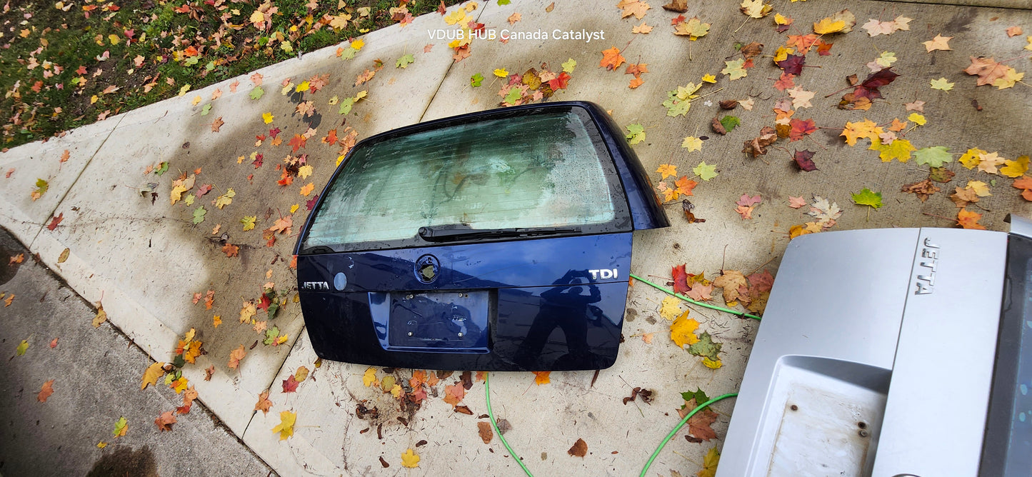 MK4 Jetta Wagon Hatch LB5N – V DUB HUB