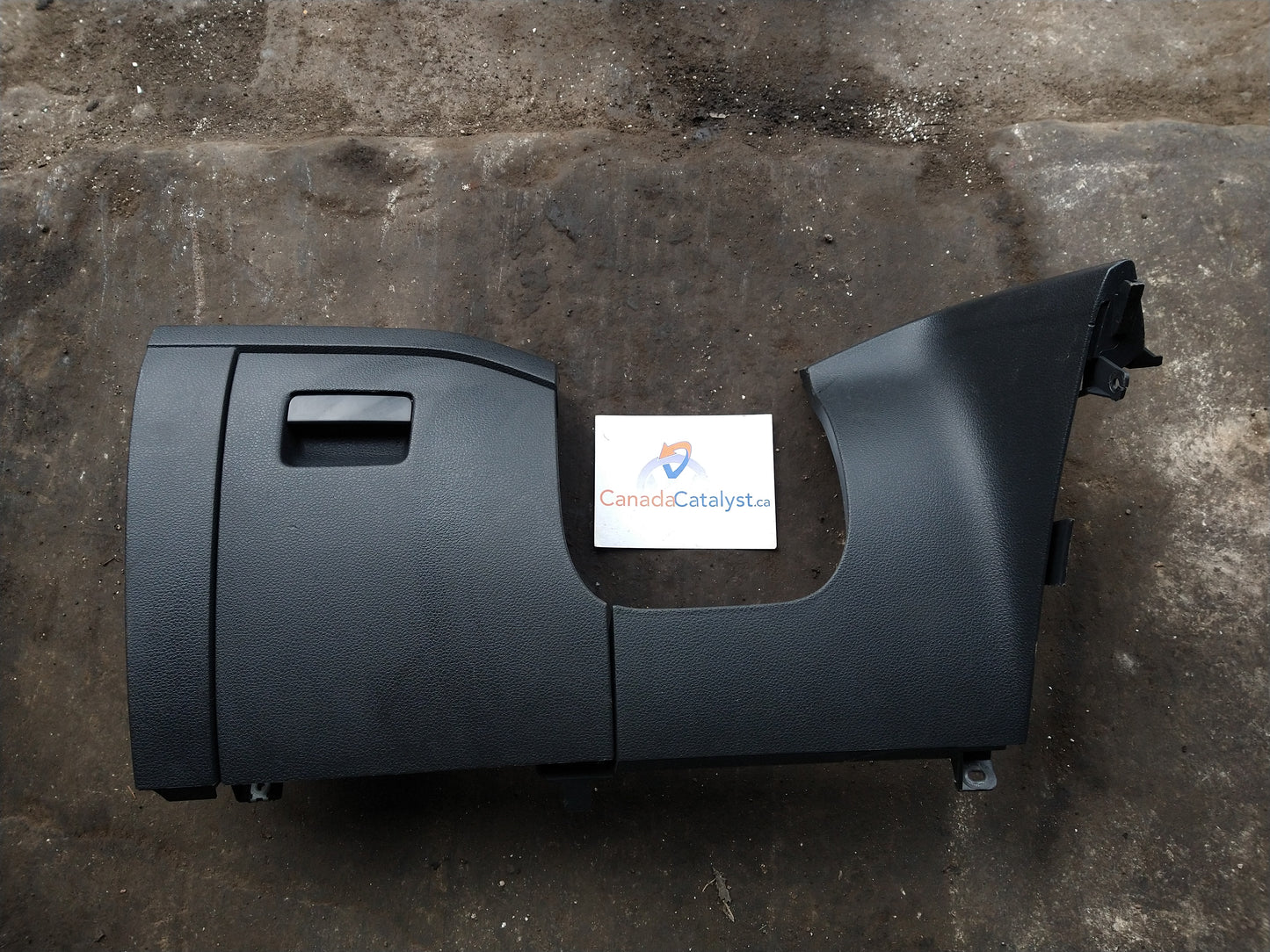 B7 Glove Box – V DUB HUB