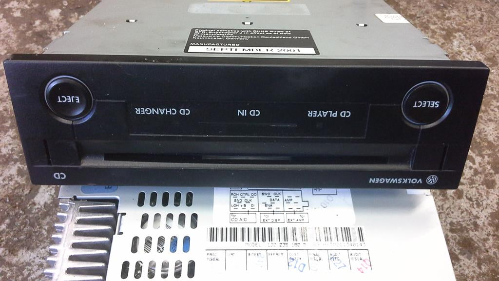IN DASH CD PLAYER 1J0235187E – V DUB HUB