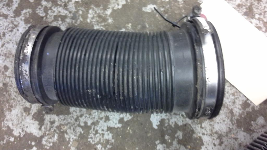 B5.5 Air Box HOSE – V DUB HUB