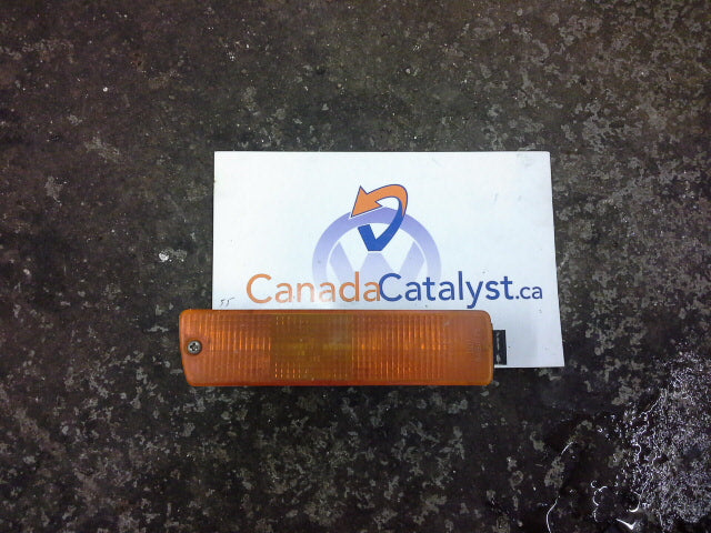 MK2 Front Bumper Passenger Marker LIGHT 165953156 – V DUB HUB