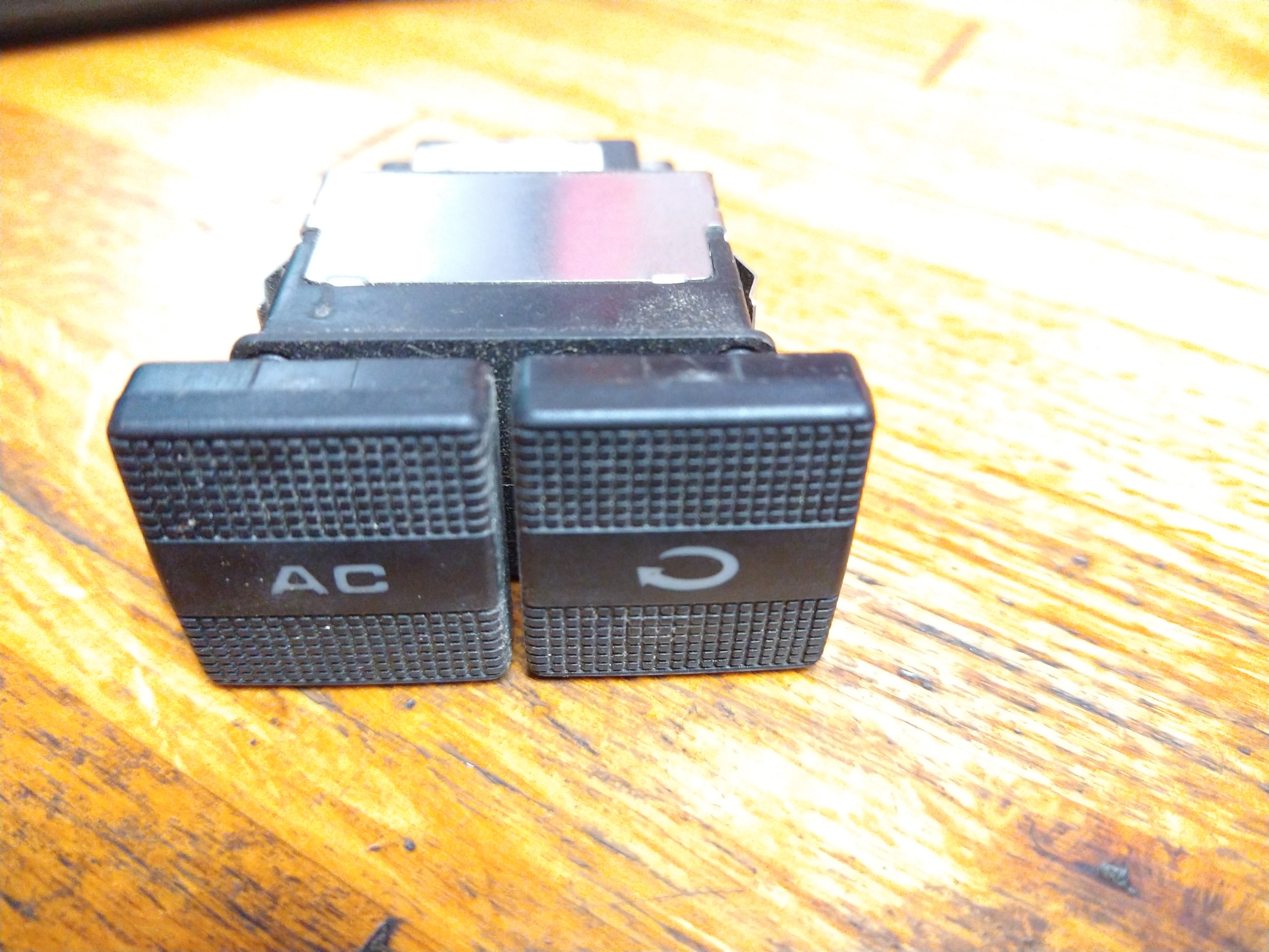 MK3/Cabrio AC Air Circulation SWITCH 1E0959543 – V DUB HUB