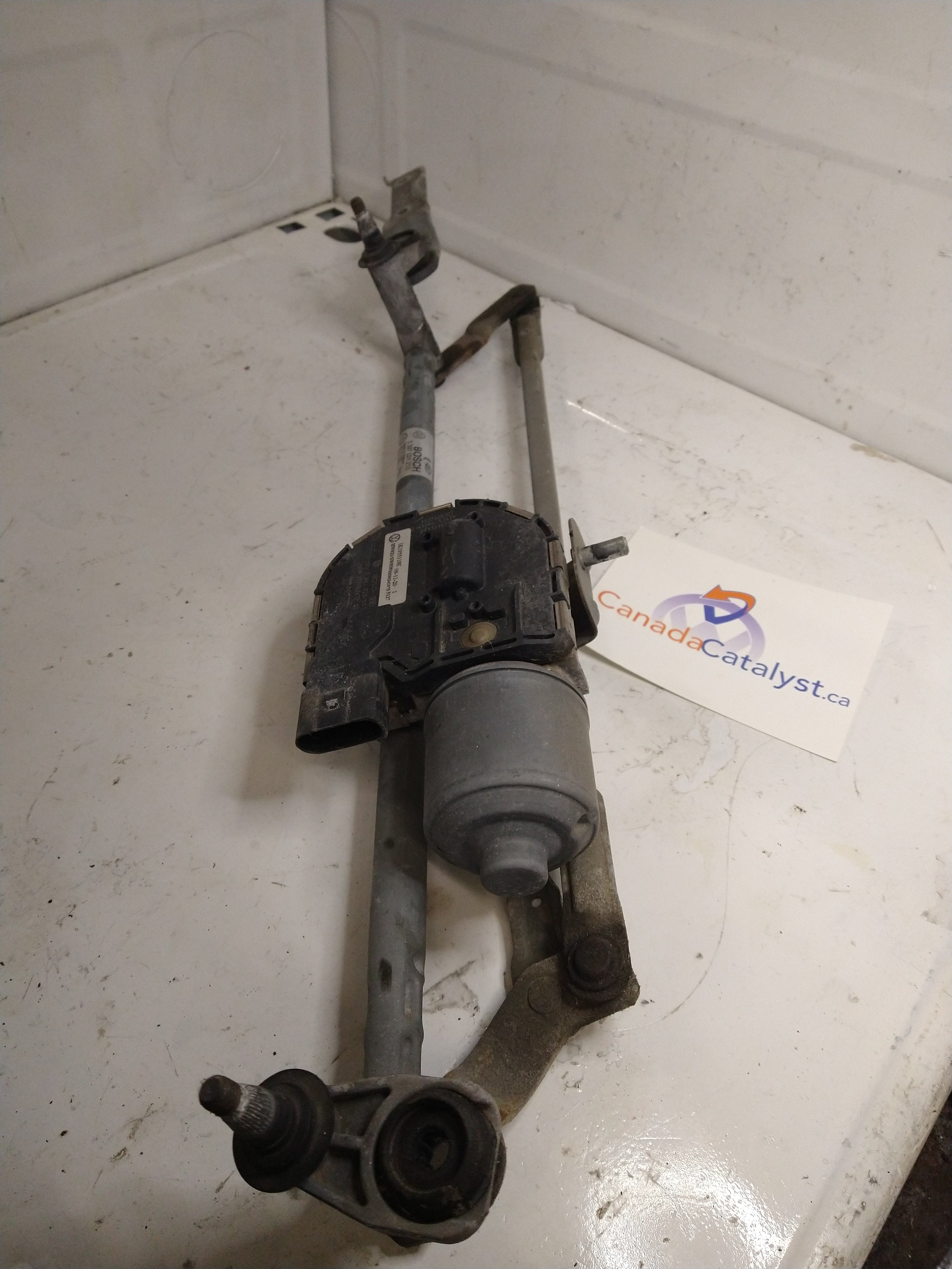 MK5 Wagon Front WIPER MOTOR ASSEMBLY – V DUB HUB