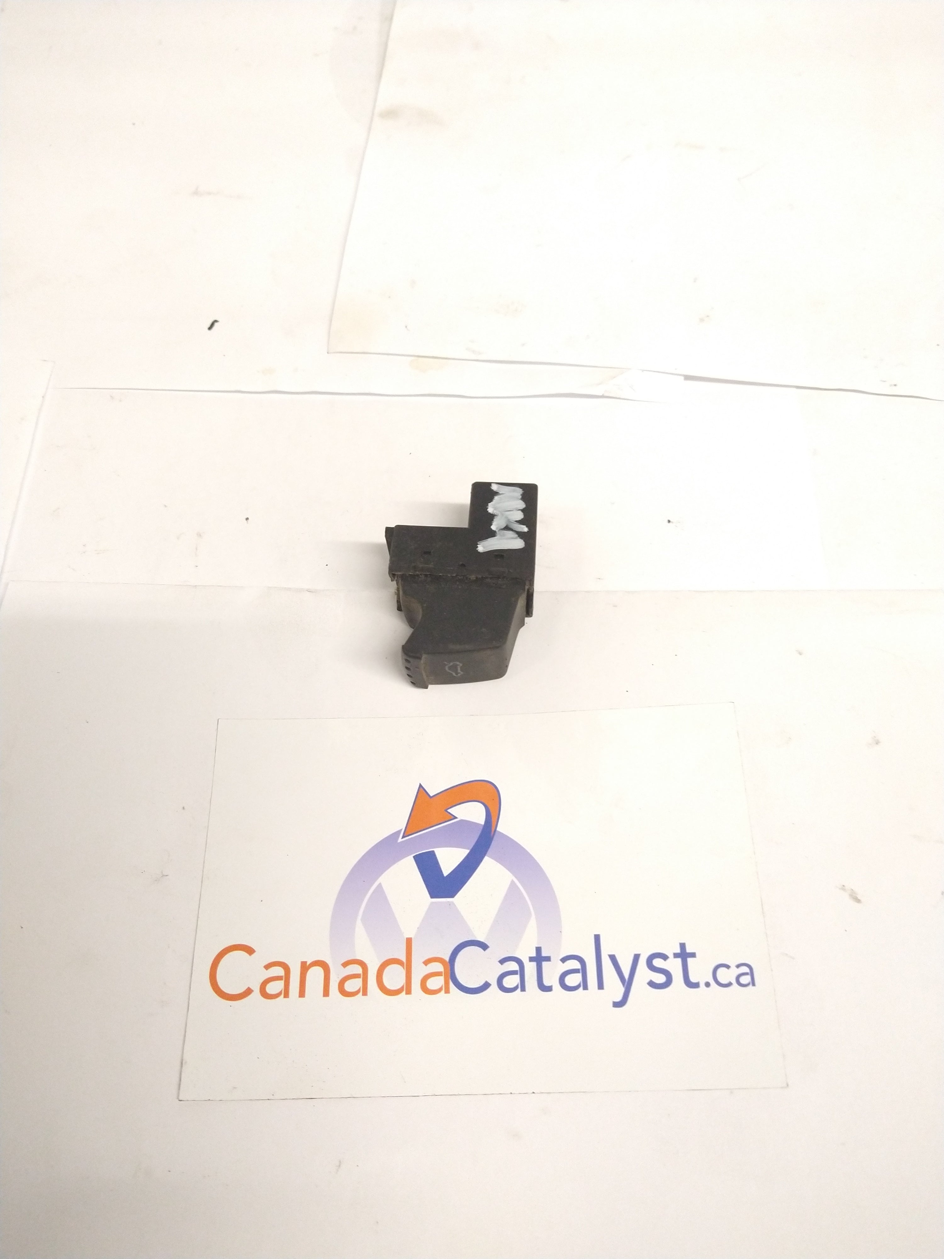 MK4 Trunk Release SWITCH 1J0959831A – V DUB HUB
