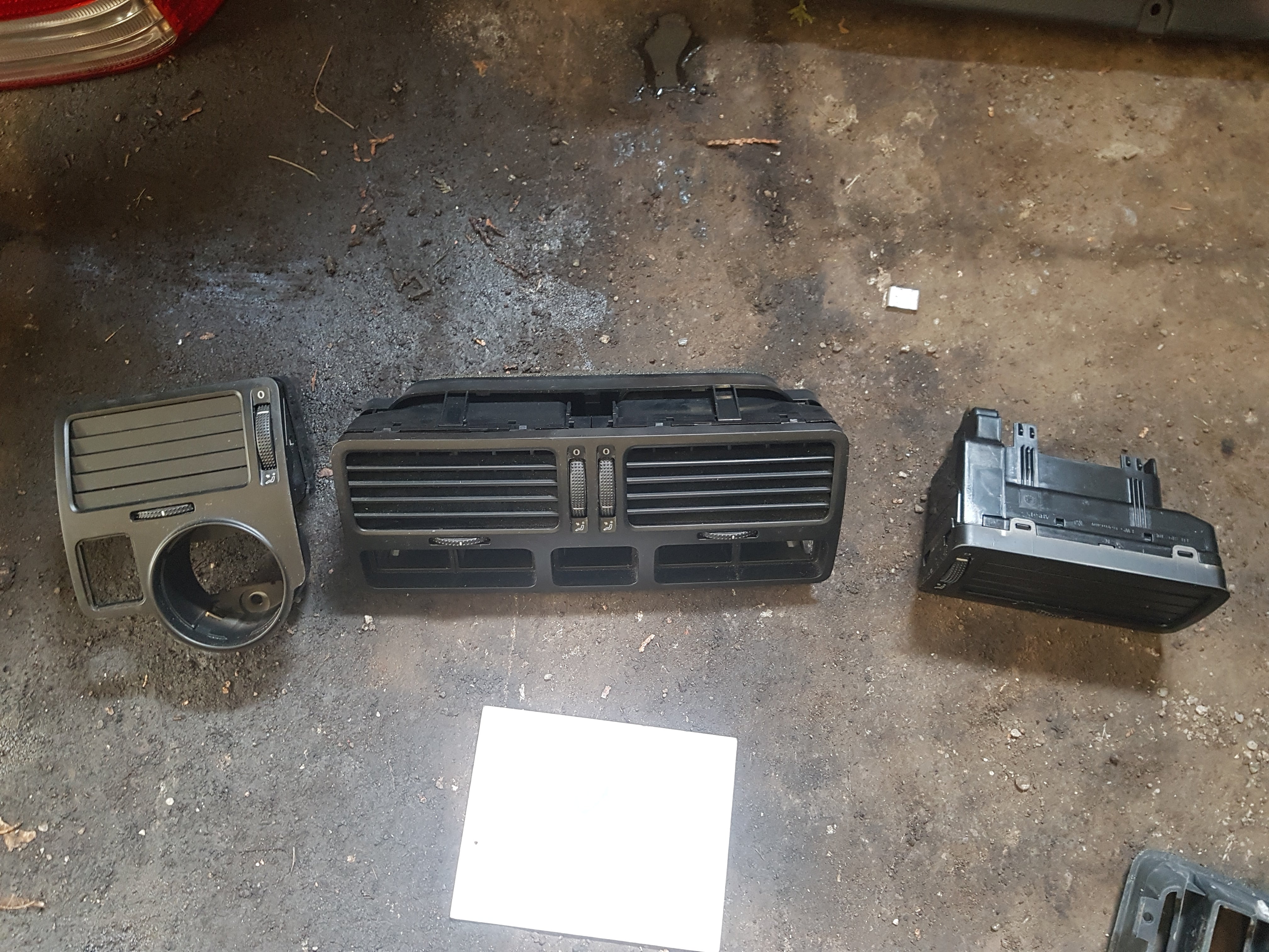 MK4 Jetta Dash Air Vent SET – V DUB HUB