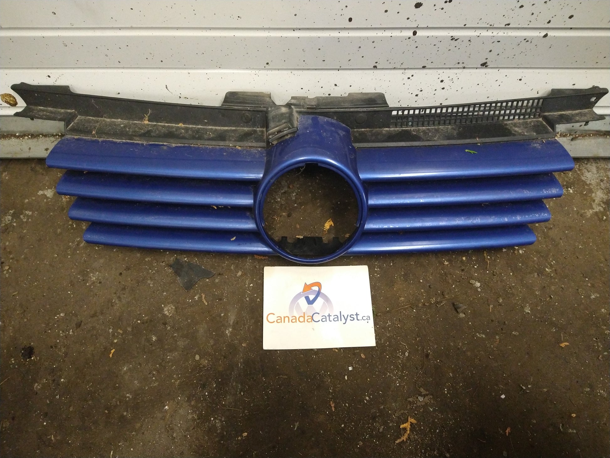 MK4 Jetta Upper GRILLE LA5W – V DUB HUB