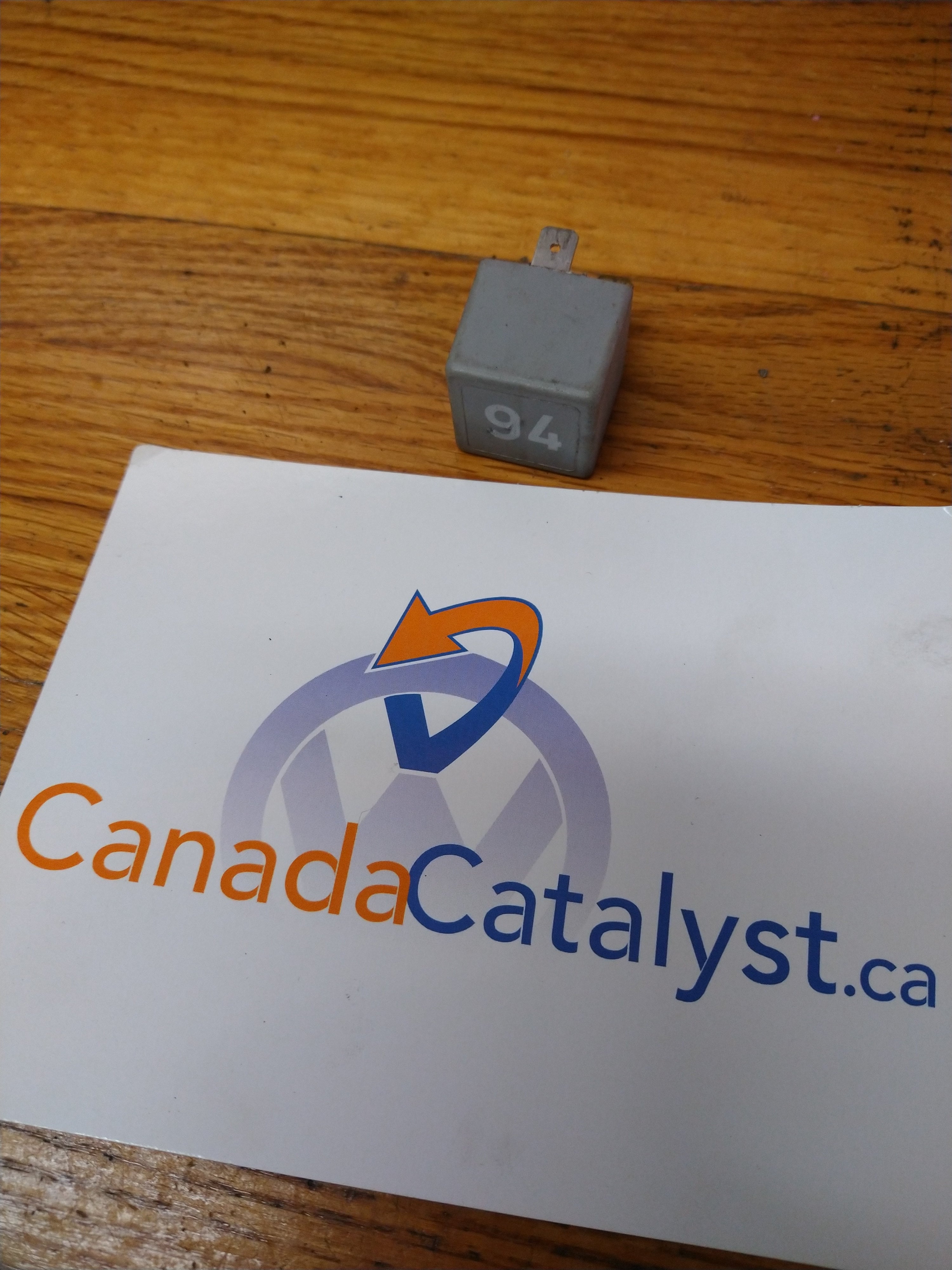 RELAY #94 -191906383B – V DUB HUB